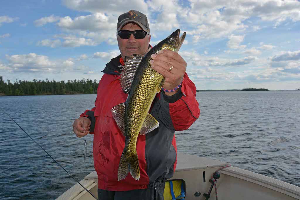Contact Kenora, Ontario Guide Service | Whitetail Deer Hunts, Fishing ...